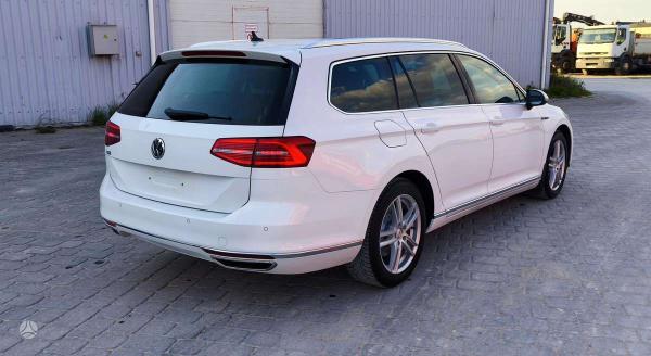 Balts Volkswagen Passat 2016 Alīta, ar dzinēja tilpumu 1.40 L un nobraukumu 270 tūkst. km par 9650 €, foto 6 vietnē AUTOMOTO.COM.LV