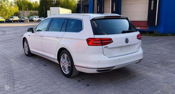 Balts Volkswagen Passat 2016 Alīta, ar dzinēja tilpumu 1.40 L un nobraukumu 270 tūkst. km par 9650 €, foto 7 vietnē AUTOMOTO.COM.LV