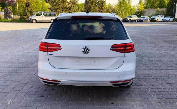 Balts Volkswagen Passat 2016 Alīta, ar dzinēja tilpumu 1.40 L un nobraukumu 270 tūkst. km par 9650 €, foto 8 vietnē AUTOMOTO.COM.LV