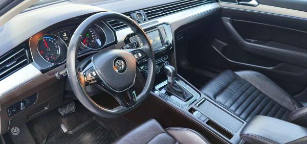 Balts Volkswagen Passat 2016 Alīta, ar dzinēja tilpumu 1.40 L un nobraukumu 270 tūkst. km par 9650 €, foto 9 vietnē AUTOMOTO.COM.LV