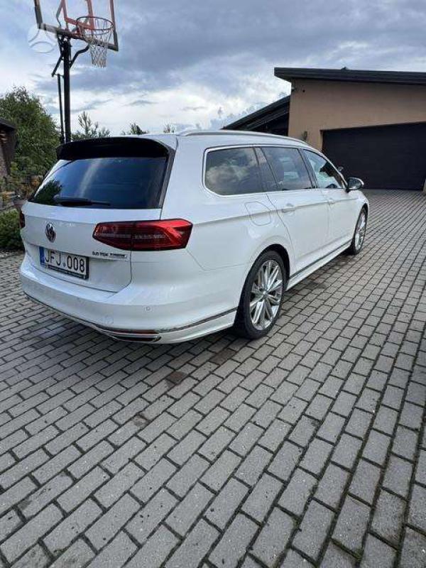 White Volkswagen Passat 2016 in Panevezys, with an engine capacity of 1.97 L and mileage of 337 thousand km for 8000 €, photo 5 on AUTOMOTO.COM.LV
