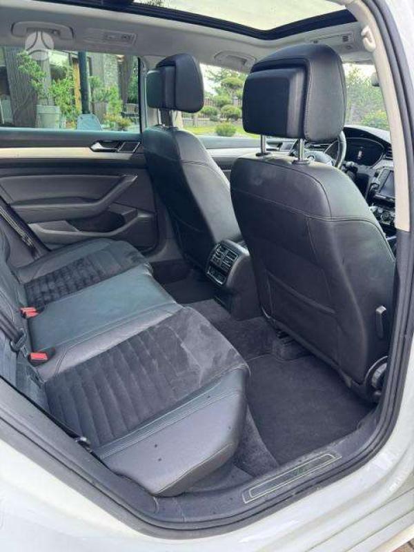 White Volkswagen Passat 2016 in Panevezys, with an engine capacity of 1.97 L and mileage of 337 thousand km for 8000 €, photo 10 on AUTOMOTO.COM.LV