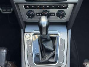 Balts Volkswagen Passat 2016 Viļņa, ar dzinēja tilpumu 1.97 L un nobraukumu 318 tūkst. km par 12750 €, foto 18 vietnē AUTOMOTO.COM.LV