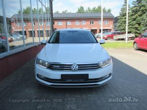 White Volkswagen Passat 2016 in Tartu, with an engine capacity of 2.00 L and mileage of 250 thousand km for 10790 €, photo 3 on AUTOMOTO.COM.LV