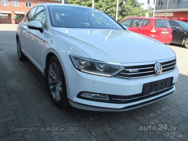White Volkswagen Passat 2016 in Tartu, with an engine capacity of 2.00 L and mileage of 250 thousand km for 10790 €, photo 3 on AUTOMOTO.COM.LV