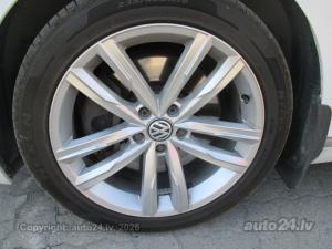White Volkswagen Passat 2016 in Tartu, with an engine capacity of 2.00 L and mileage of 250 thousand km for 10790 €, photo 14 on AUTOMOTO.COM.LV