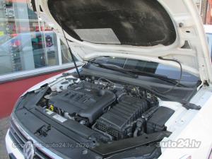 White Volkswagen Passat 2016 in Tartu, with an engine capacity of 2.00 L and mileage of 250 thousand km for 10790 €, photo 17 on AUTOMOTO.COM.LV