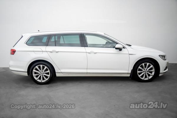 White Volkswagen Passat 2016 in Tallinn, with an engine capacity of 2.00 L and mileage of 269 thousand km for 10999 €, photo 4 on AUTOMOTO.COM.LV