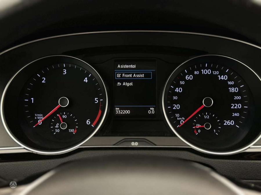 White Volkswagen Passat 2016 in Vilnius, with an engine capacity of 2.00 L and mileage of 332 thousand km for 8850 €, photo 22 on AUTOMOTO.COM.LV