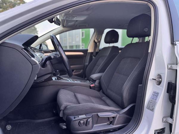 Balts Volkswagen Passat 2016 Viļņa, ar dzinēja tilpumu 1.60 L un nobraukumu 222 tūkst. km par 8000 €, foto 9 vietnē AUTOMOTO.COM.LV