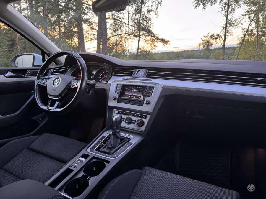 Balts Volkswagen Passat 2016 Viļņa, ar dzinēja tilpumu 1.60 L un nobraukumu 222 tūkst. km par 8000 €, foto 12 vietnē AUTOMOTO.COM.LV