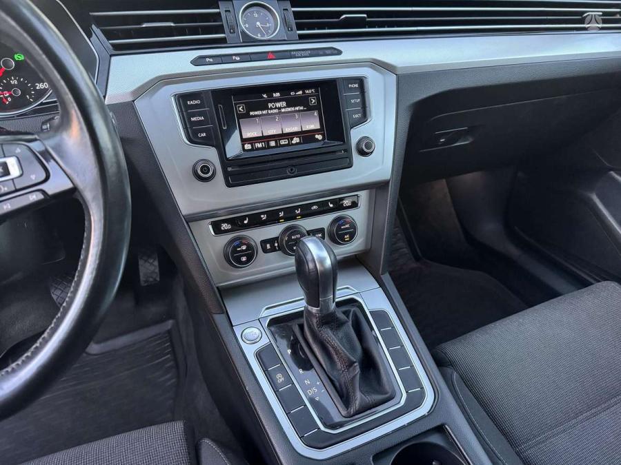 Balts Volkswagen Passat 2016 Viļņa, ar dzinēja tilpumu 1.60 L un nobraukumu 222 tūkst. km par 8000 €, foto 15 vietnē AUTOMOTO.COM.LV