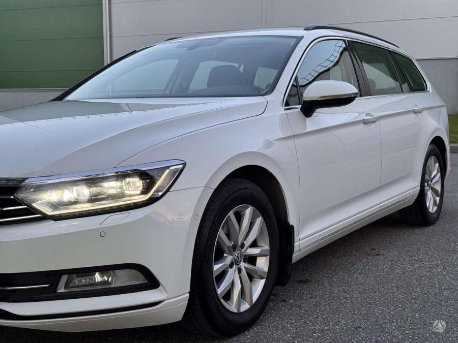 Balts Volkswagen Passat 2016 Viļņa, ar dzinēja tilpumu 1.60 L un nobraukumu 222 tūkst. km par 8000 €, foto 18 vietnē AUTOMOTO.COM.LV