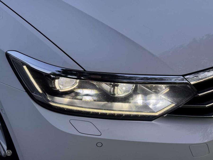Balts Volkswagen Passat 2016 Viļņa, ar dzinēja tilpumu 1.60 L un nobraukumu 222 tūkst. km par 8000 €, foto 23 vietnē AUTOMOTO.COM.LV