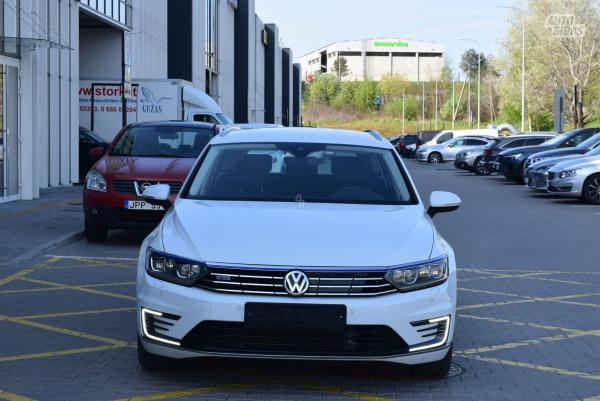 Balts Volkswagen Passat 2016 Viļņa, ar dzinēja tilpumu 1.40 L un nobraukumu 152 tūkst. km par 12800 €, foto 2 vietnē AUTOMOTO.COM.LV