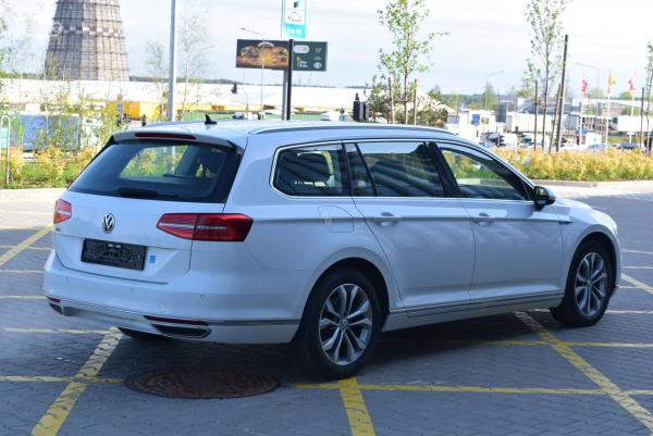 Balts Volkswagen Passat 2016 Viļņa, ar dzinēja tilpumu 1.40 L un nobraukumu 152 tūkst. km par 12800 €, foto 4 vietnē AUTOMOTO.COM.LV