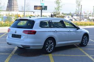 White Volkswagen Passat 2016 in Vilnius, with an engine capacity of 1.40 L and mileage of 152 thousand km for 12800 €, photo 5 on AUTOMOTO.COM.LV
