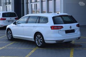 White Volkswagen Passat 2016 in Vilnius, with an engine capacity of 1.40 L and mileage of 152 thousand km for 12800 €, photo 7 on AUTOMOTO.COM.LV