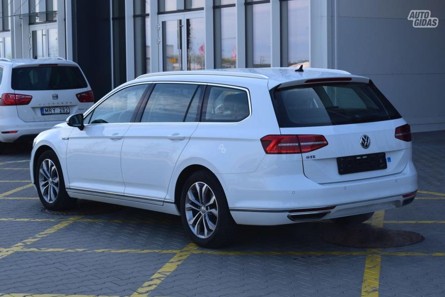 White Volkswagen Passat 2016 in Vilnius, with an engine capacity of 1.40 L and mileage of 152 thousand km for 12800 €, photo 7 on AUTOMOTO.COM.LV