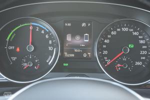 White Volkswagen Passat 2016 in Vilnius, with an engine capacity of 1.40 L and mileage of 152 thousand km for 12800 €, photo 18 on AUTOMOTO.COM.LV
