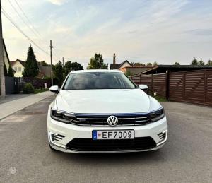 Balts Volkswagen Passat 2016 Kauņa, ar dzinēja tilpumu 1.40 L un nobraukumu 261 tūkst. km par 10600 €, foto  vietnē AUTOMOTO.COM.LV