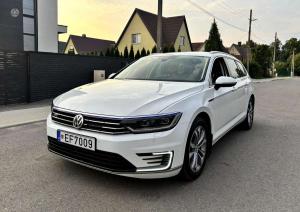 Balts Volkswagen Passat 2016 Kauņa, ar dzinēja tilpumu 1.40 L un nobraukumu 261 tūkst. km par 10600 €, foto 3 vietnē AUTOMOTO.COM.LV