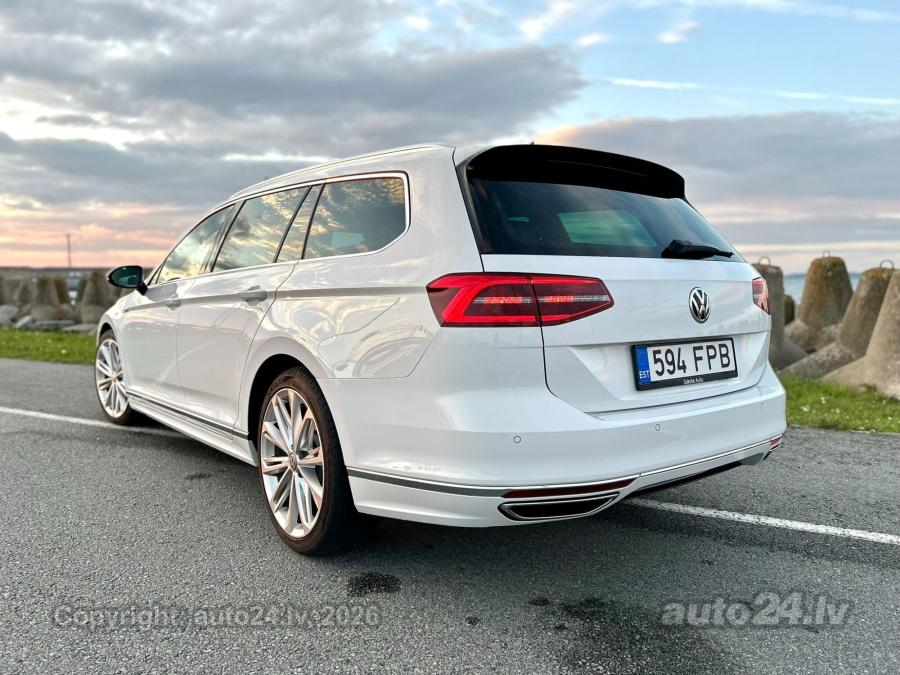 White Volkswagen Passat 2016 in Tallinn, with an engine capacity of 2.00 L and mileage of 236 thousand km for 14300 €, photo 7 on AUTOMOTO.COM.LV