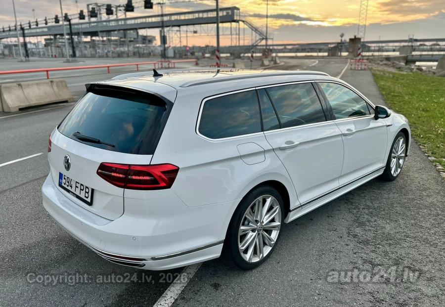 White Volkswagen Passat 2016 in Tallinn, with an engine capacity of 2.00 L and mileage of 236 thousand km for 14300 €, photo 25 on AUTOMOTO.COM.LV