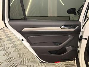 Balts Volkswagen Passat 2016 Marijampole, ar dzinēja tilpumu 1.97 L un nobraukumu 254 tūkst. km par 12999 €, foto 13 vietnē AUTOMOTO.COM.LV