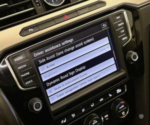 Balts Volkswagen Passat 2016 Marijampole, ar dzinēja tilpumu 1.97 L un nobraukumu 254 tūkst. km par 12999 €, foto 22 vietnē AUTOMOTO.COM.LV
