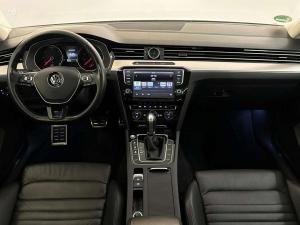 Balts Volkswagen Passat 2016 Marijampole, ar dzinēja tilpumu 1.97 L un nobraukumu 254 tūkst. km par 12999 €, foto 33 vietnē AUTOMOTO.COM.LV