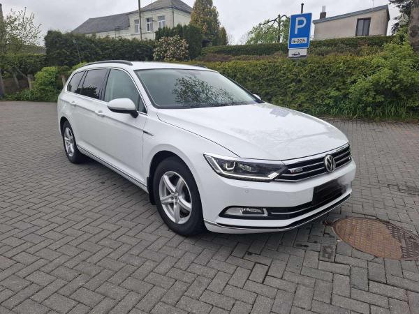 White Volkswagen Passat 2017 in Telschi, with an engine capacity of 0.00 L and mileage of 224 thousand km for 9999 €, photo 1 on AUTOMOTO.COM.LV