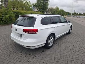 White Volkswagen Passat 2017 in Telschi, with an engine capacity of 0.00 L and mileage of 224 thousand km for 9999 €, photo 4 on AUTOMOTO.COM.LV