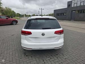 White Volkswagen Passat 2017 in Telschi, with an engine capacity of 0.00 L and mileage of 224 thousand km for 9999 €, photo 6 on AUTOMOTO.COM.LV
