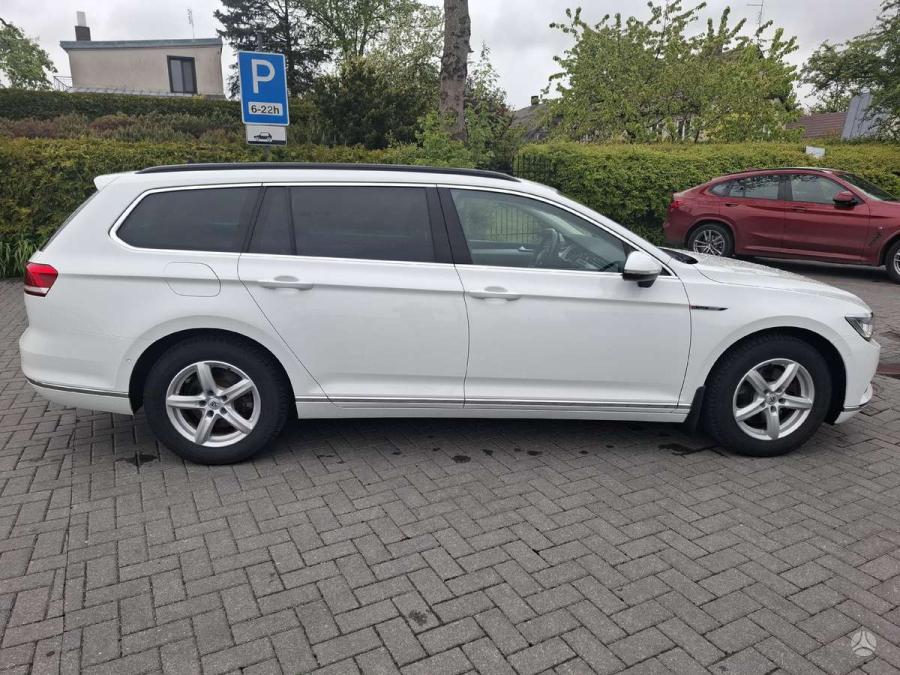 White Volkswagen Passat 2017 in Telschi, with an engine capacity of 0.00 L and mileage of 224 thousand km for 9999 €, photo 9 on AUTOMOTO.COM.LV