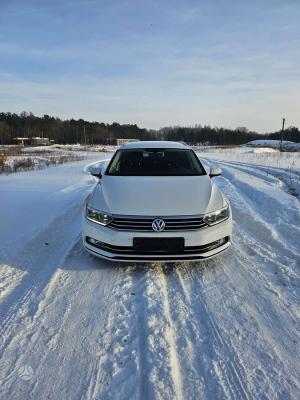 Balts Volkswagen Passat 2017 Jurbarkas, ar dzinēja tilpumu 1.60 L un nobraukumu 249 tūkst. km par 9100 €, foto  vietnē AUTOMOTO.COM.LV