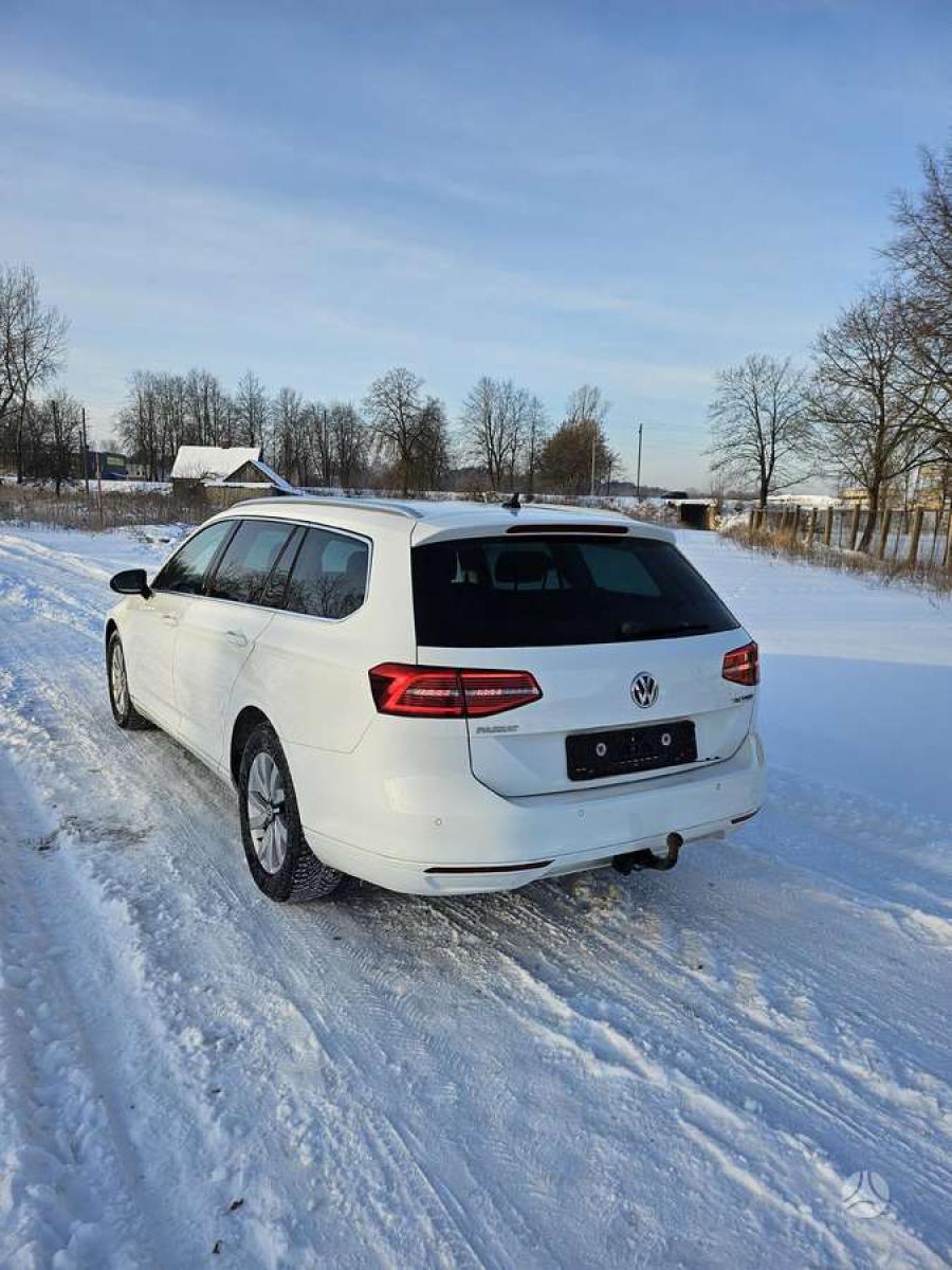 Белый Фольксваген Пассат 2017 в Юрбаркас, объемом двигателя 1.60 л и пробегом 249 тыс. км за 9100 €, фото 5 на AUTOMOTO.COM.LV