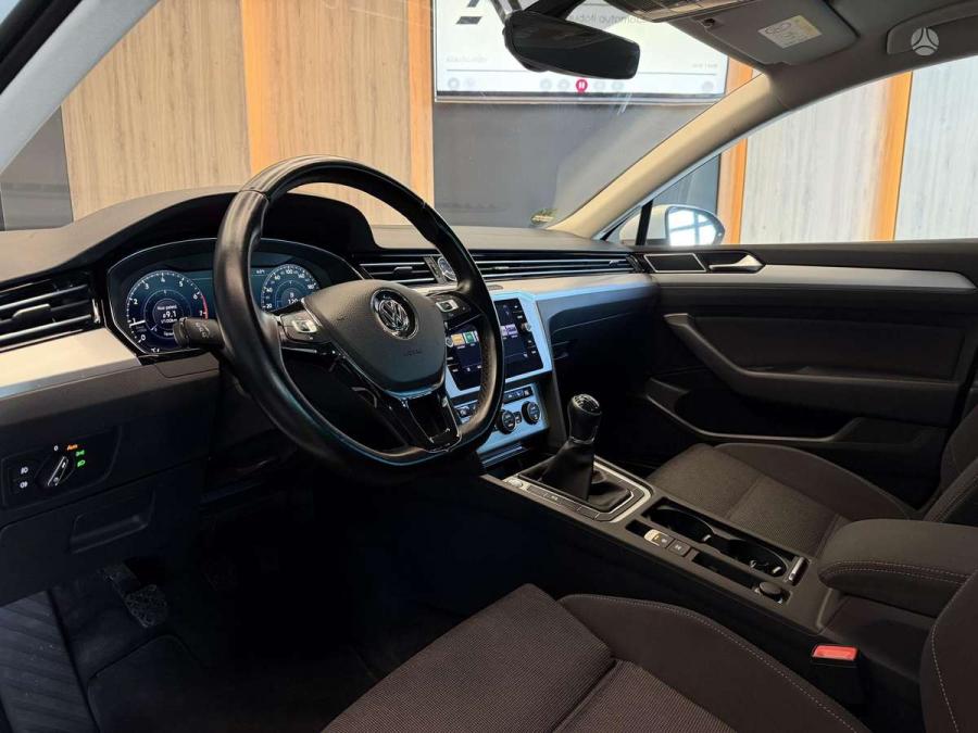 Balts Volkswagen Passat 2017 Kauņa, ar dzinēja tilpumu 1.40 L un nobraukumu 156 tūkst. km par 11690 €, foto 13 vietnē AUTOMOTO.COM.LV