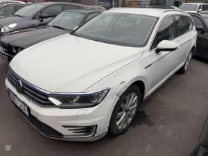 White Volkswagen Passat 2017 in Vilnius, with an engine capacity of 1.40 L and mileage of 300 thousand km for 5400 €, photo  on AUTOMOTO.COM.LV