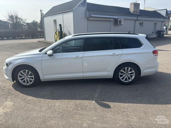 White Volkswagen Passat 2017 in Marijampole, with an engine capacity of 2.00 L and mileage of 280 thousand km for 7900 €, photo 4 on AUTOMOTO.COM.LV