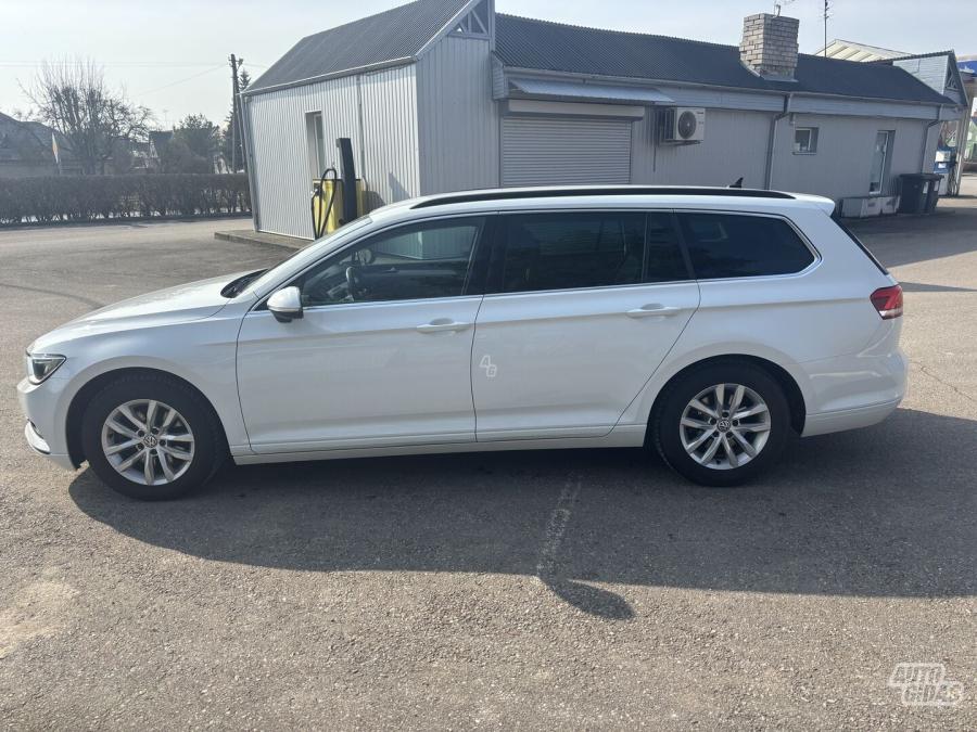 White Volkswagen Passat 2017 in Marijampole, with an engine capacity of 2.00 L and mileage of 280 thousand km for 7900 €, photo 4 on AUTOMOTO.COM.LV