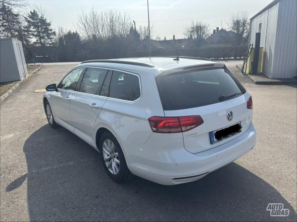White Volkswagen Passat 2017 in Marijampole, with an engine capacity of 2.00 L and mileage of 280 thousand km for 7900 €, photo 6 on AUTOMOTO.COM.LV