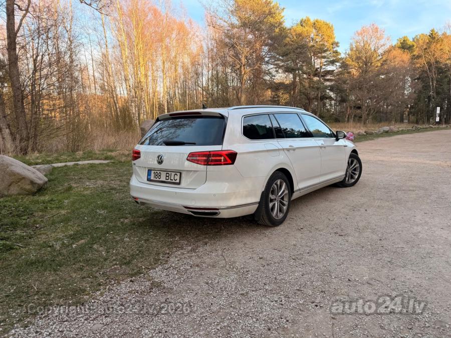 White Volkswagen Passat 2017 in Tallinn, with an engine capacity of 1.40 L and mileage of 203 thousand km for 17800 €, photo 5 on AUTOMOTO.COM.LV
