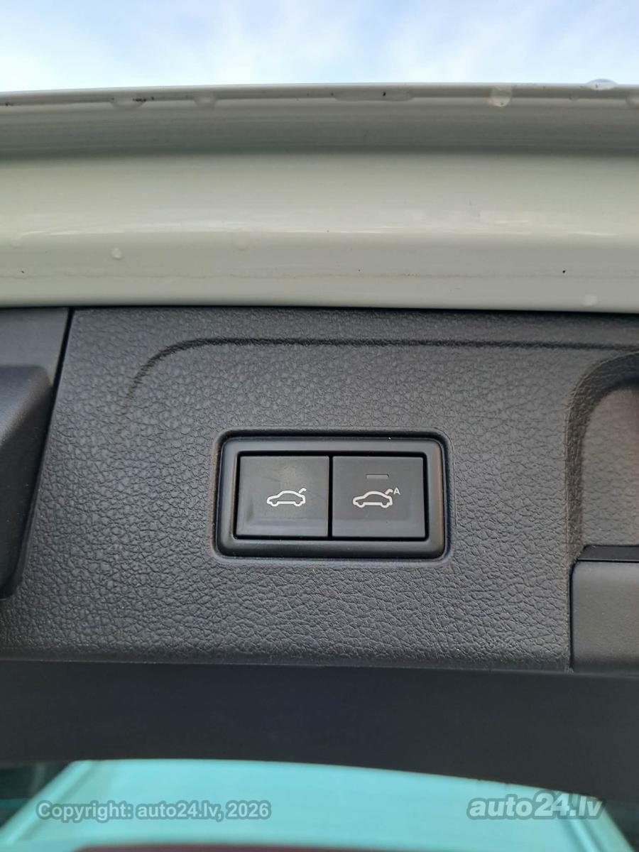 White Volkswagen Passat 2017 in Tallinn, with an engine capacity of 1.40 L and mileage of 203 thousand km for 17800 €, photo 13 on AUTOMOTO.COM.LV