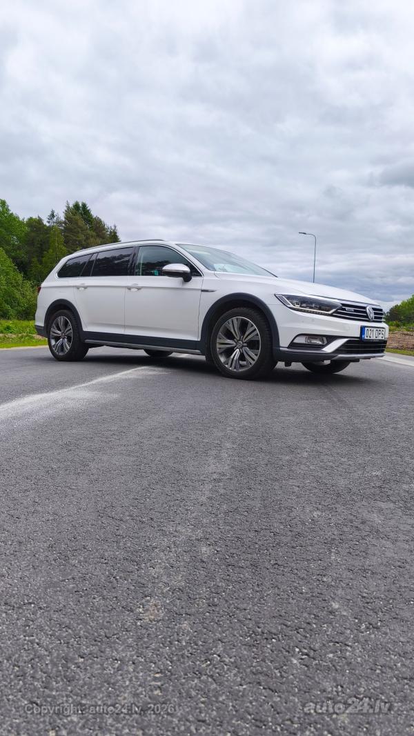 White Volkswagen Passat 2017 in Tallinn, with an engine capacity of 2.00 L and mileage of 240 thousand km for 14500 €, photo 2 on AUTOMOTO.COM.LV