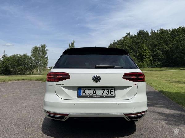 White Volkswagen Passat 2017 in Vilnius, with an engine capacity of 1.80 L and mileage of 182 thousand km for 16400 €, photo 2 on AUTOMOTO.COM.LV