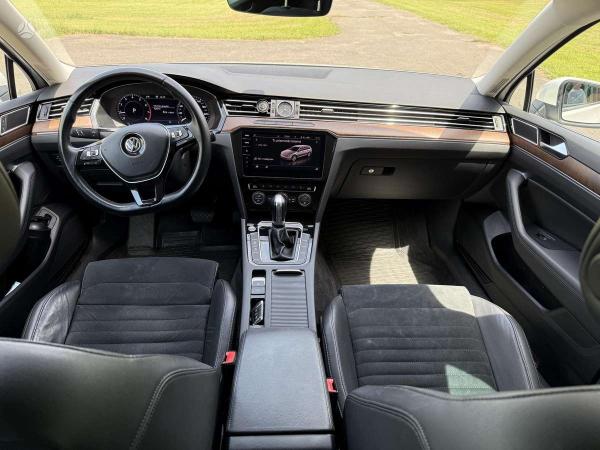 White Volkswagen Passat 2017 in Vilnius, with an engine capacity of 1.80 L and mileage of 182 thousand km for 16400 €, photo 6 on AUTOMOTO.COM.LV