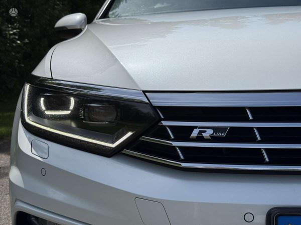 White Volkswagen Passat 2017 in Vilnius, with an engine capacity of 1.80 L and mileage of 182 thousand km for 16400 €, photo 9 on AUTOMOTO.COM.LV