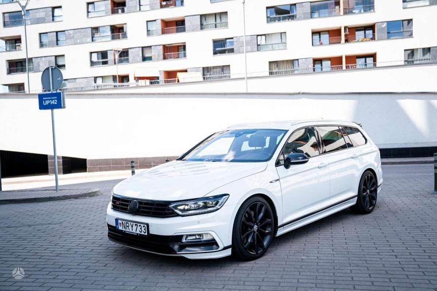 White Volkswagen Passat 2017 in Vilnius, with an engine capacity of 1.98 L and mileage of 300 thousand km for 15000 €, photo 5 on AUTOMOTO.COM.LV