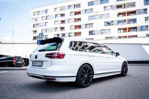 White Volkswagen Passat 2017 in Vilnius, with an engine capacity of 1.98 L and mileage of 300 thousand km for 15000 €, photo 7 on AUTOMOTO.COM.LV